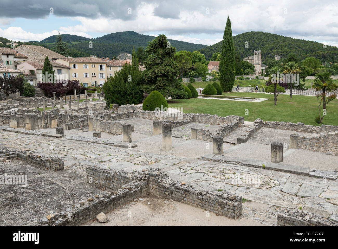 Roman archaeological site, Vaison-la-Romaine, Vaucluse, Provence-Alpes ...