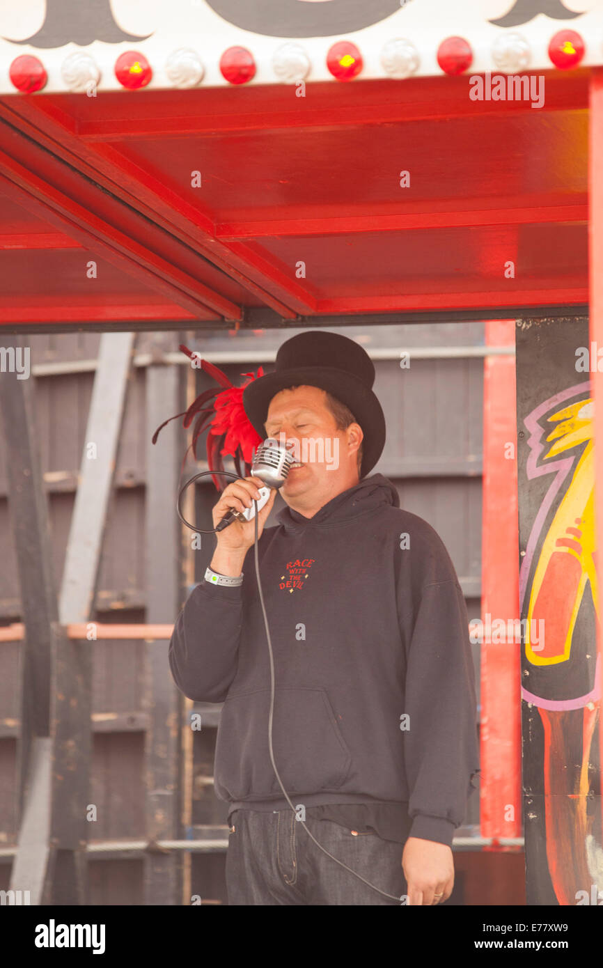 Fairground barker hi-res stock photography and images - Alamy