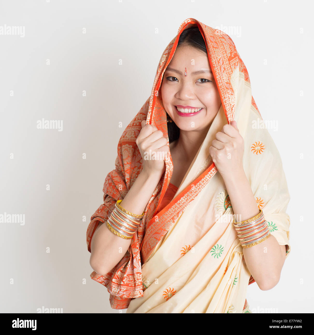 Muslim girl face covered hi-res stock photography and images - Alamy