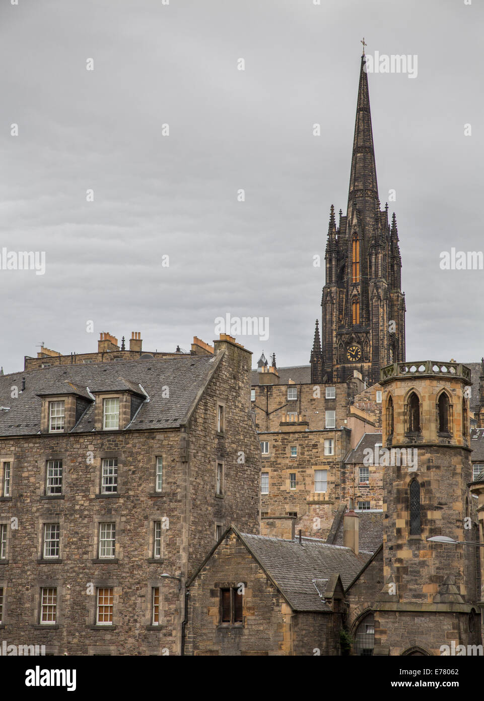 Skyline church edinburgh hi-res stock photography and images - Alamy