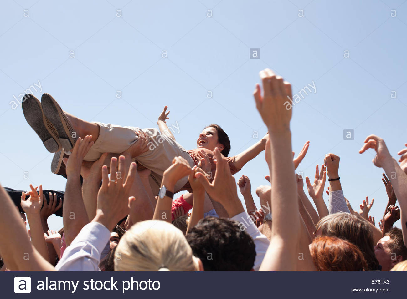 Crowd Surfing Stock Photos & Crowd Surfing Stock Images - Alamy