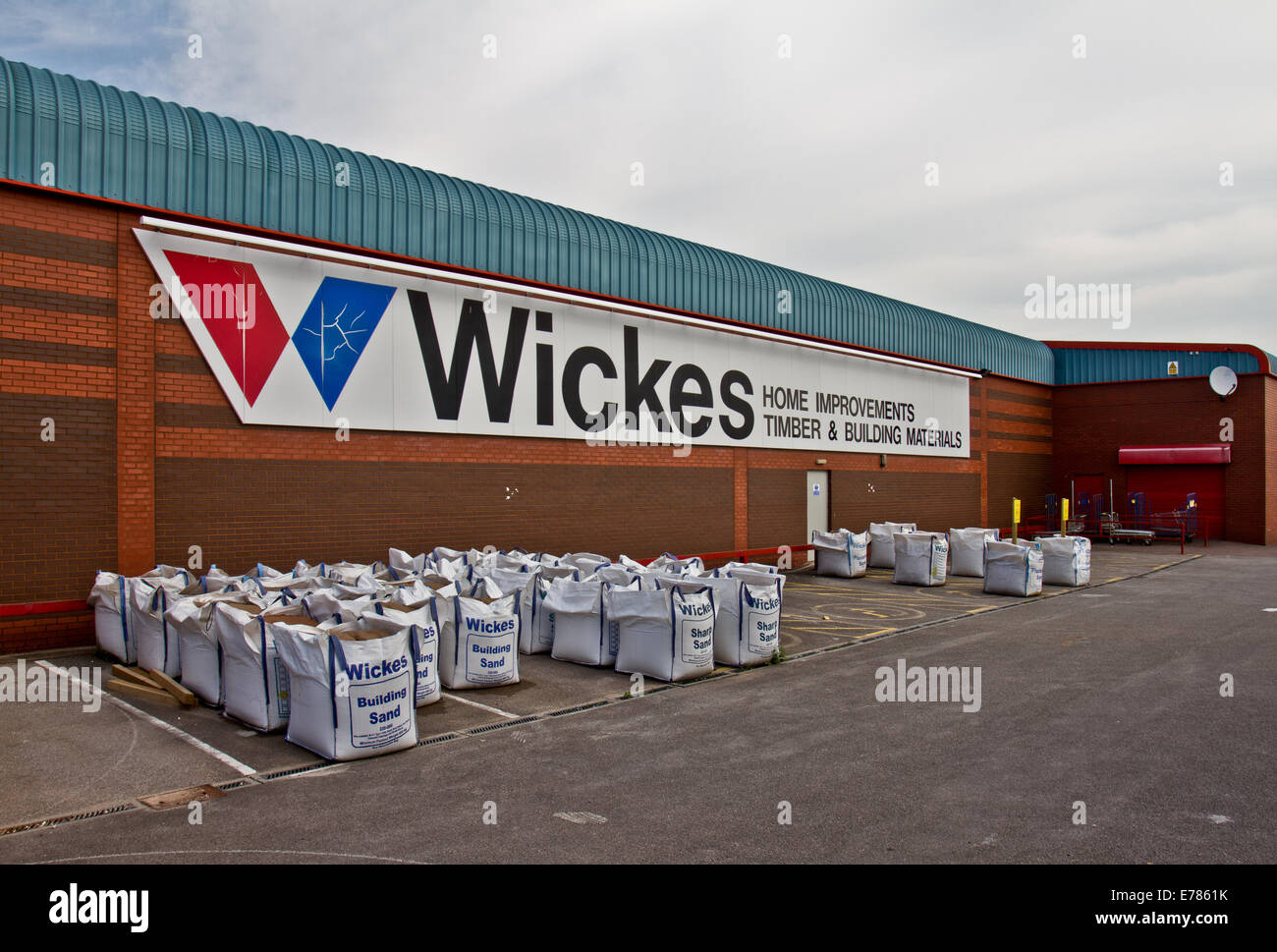 English retailer hi-res stock photography and images - Alamy