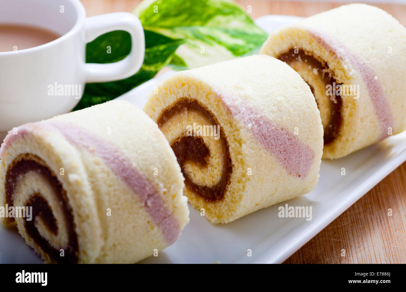 Swiss roll hi-res stock photography and images - Alamy