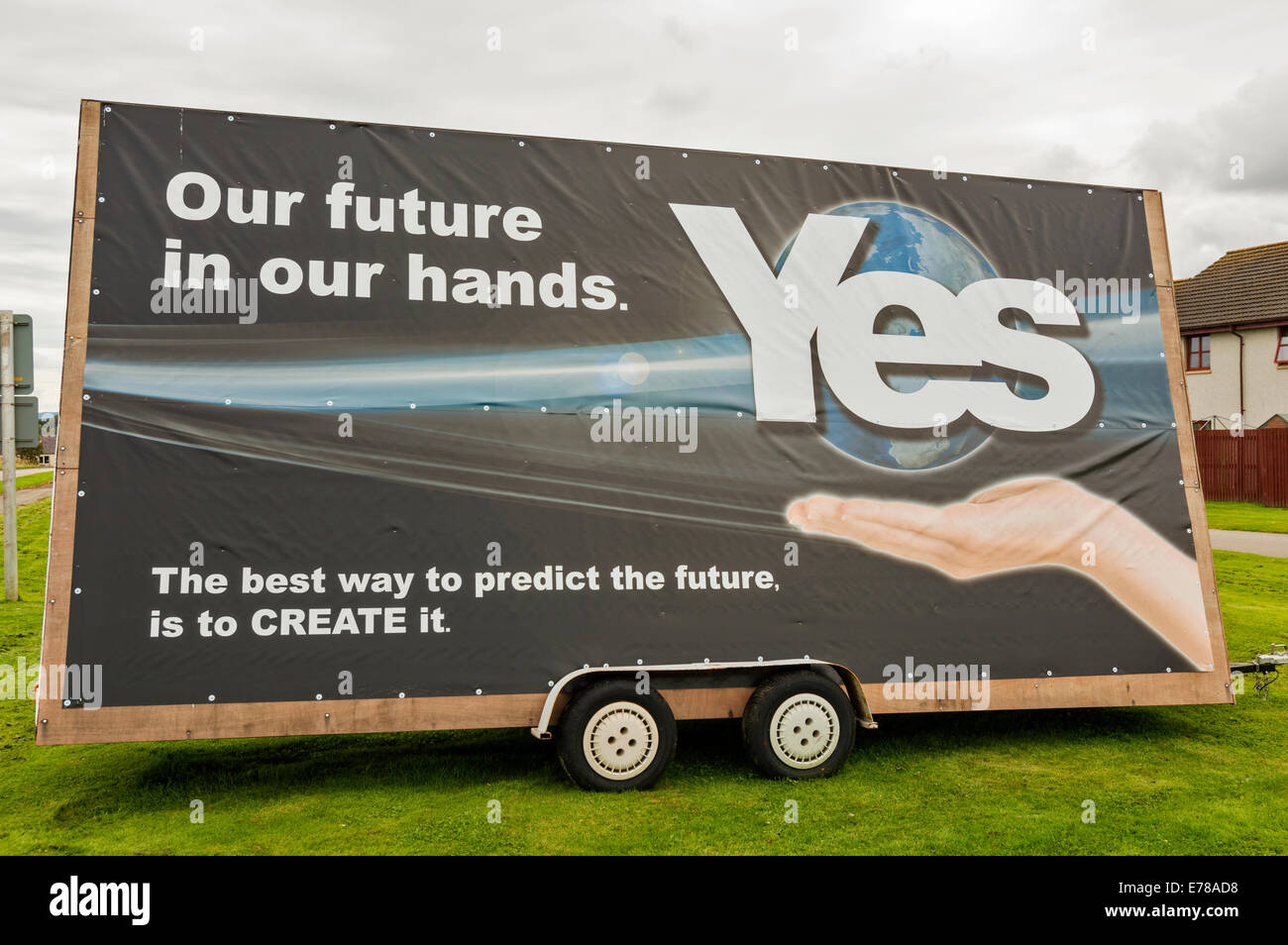 SCOTTISH INDEPENDENCE REFERENDUM 2014 LARGE VOTE YES SIGN OR HOARDING ...