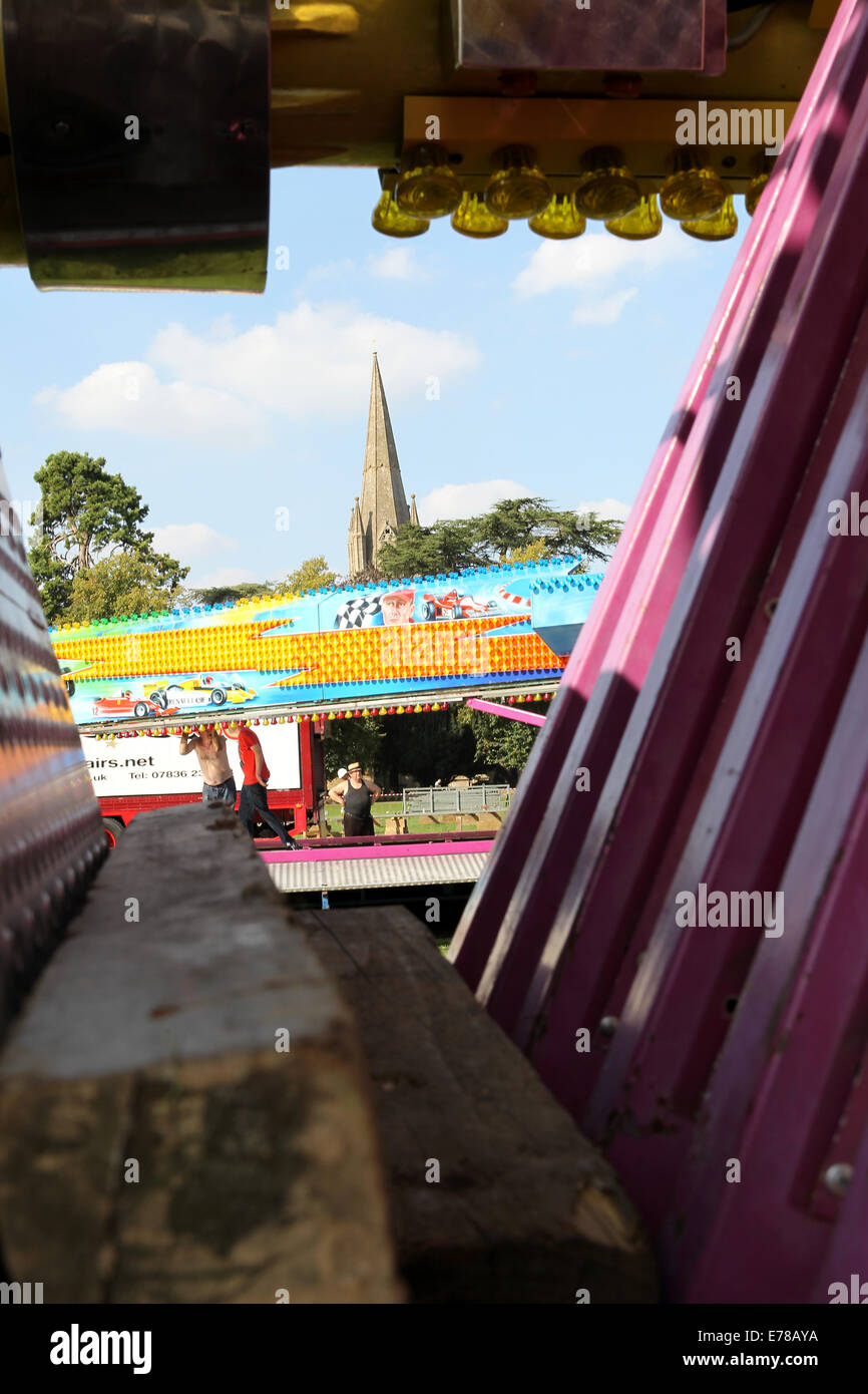 Fairground sideshows hi-res stock photography and images - Alamy