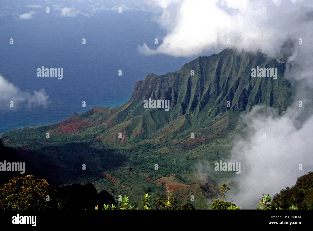 The Na Pali cliffs of Kauai from the Ha'ena State Park Overlook Stock ...