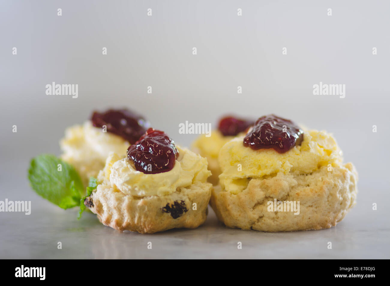 Scones jam cream afternoon tea cornish hi-res stock photography and ...