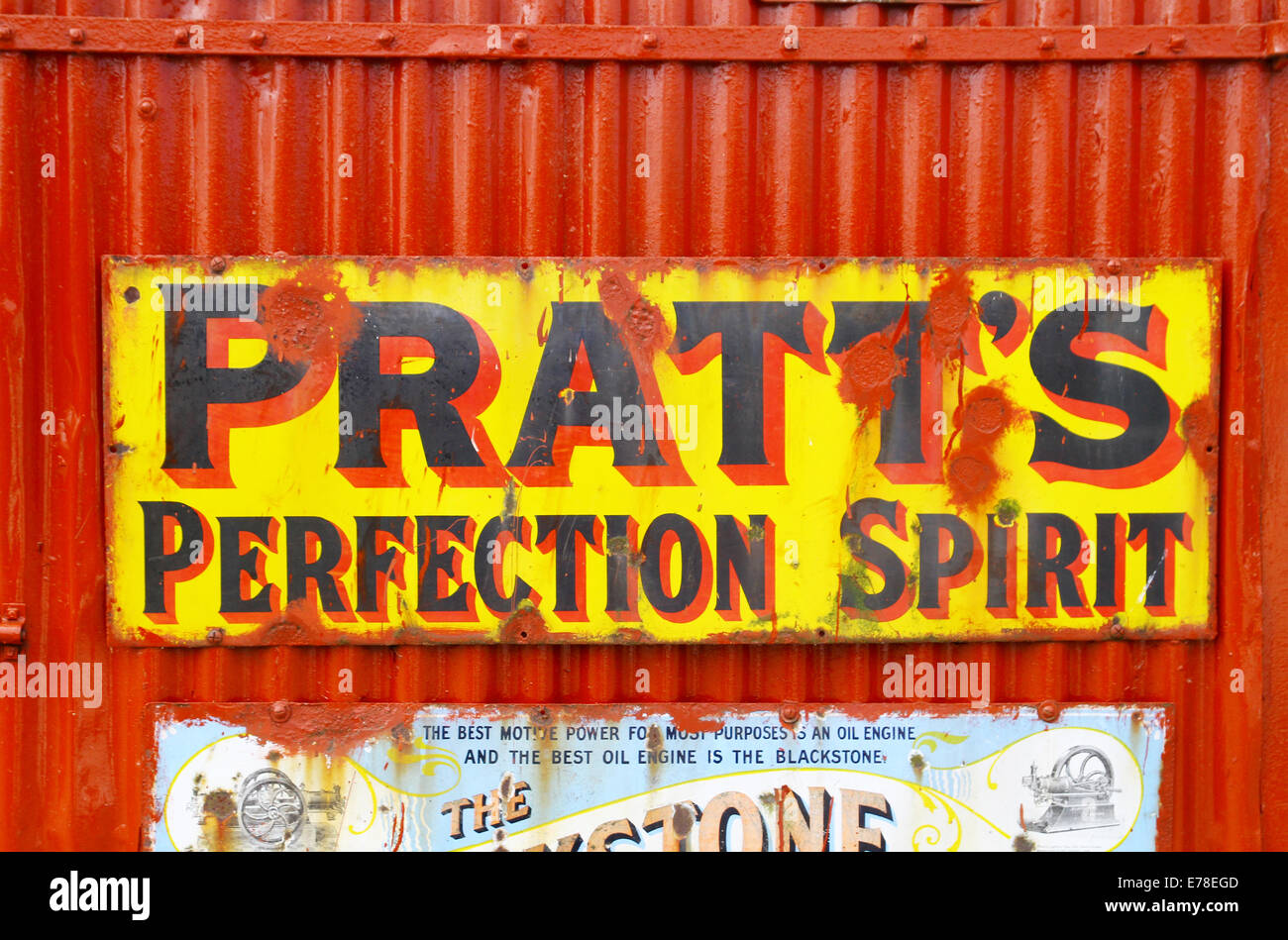 Vintage Signs Stock Photos & Vintage Signs Stock Images - Alamy