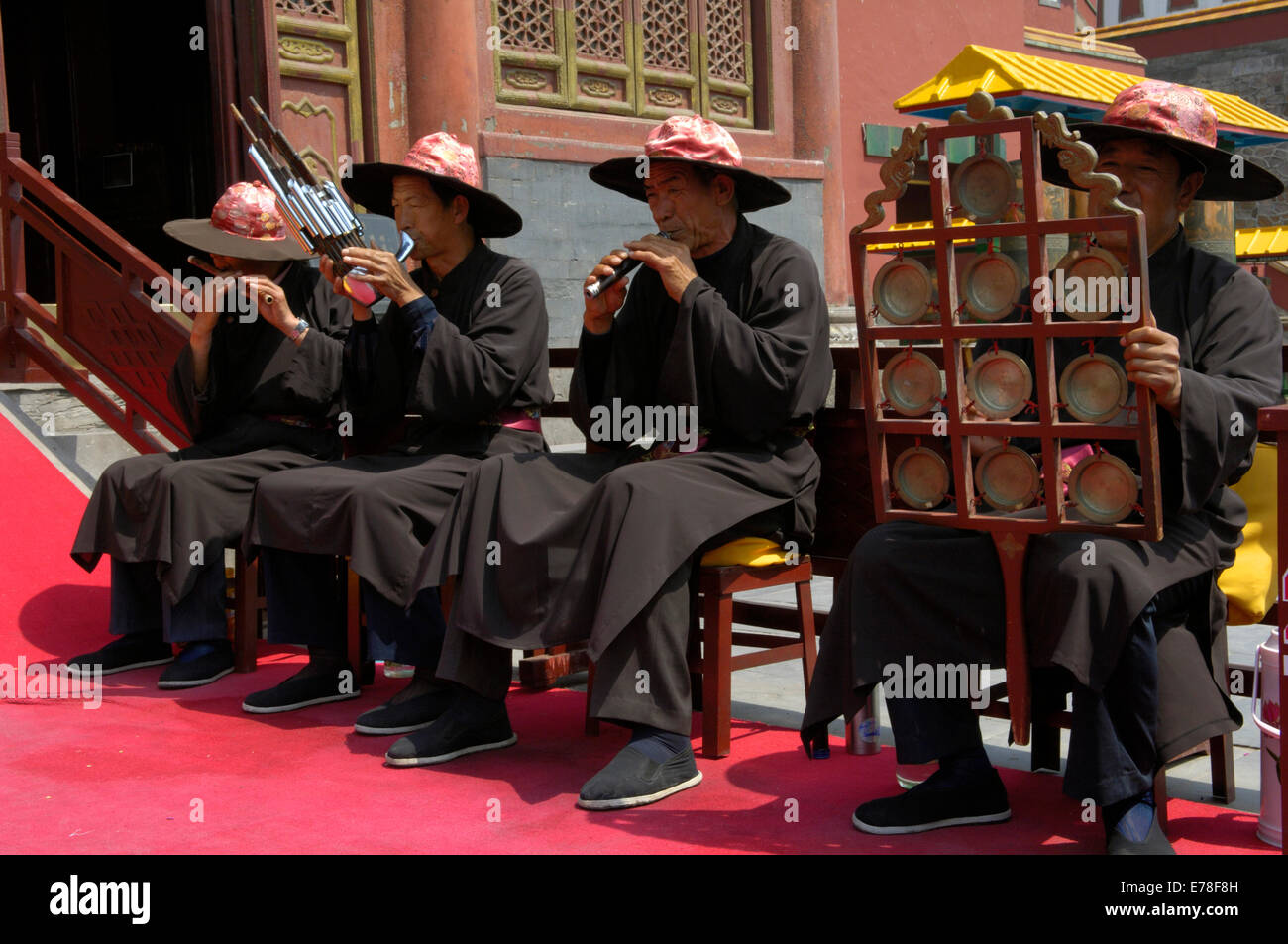 Puning si temple hi-res stock photography and images - Alamy