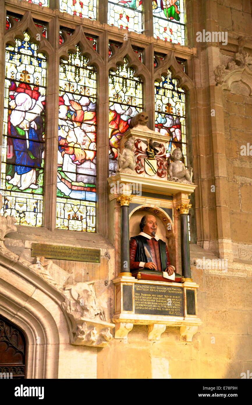 William Shakespeare's Funerary Monument, Holy Trinity Church, Stratford ...