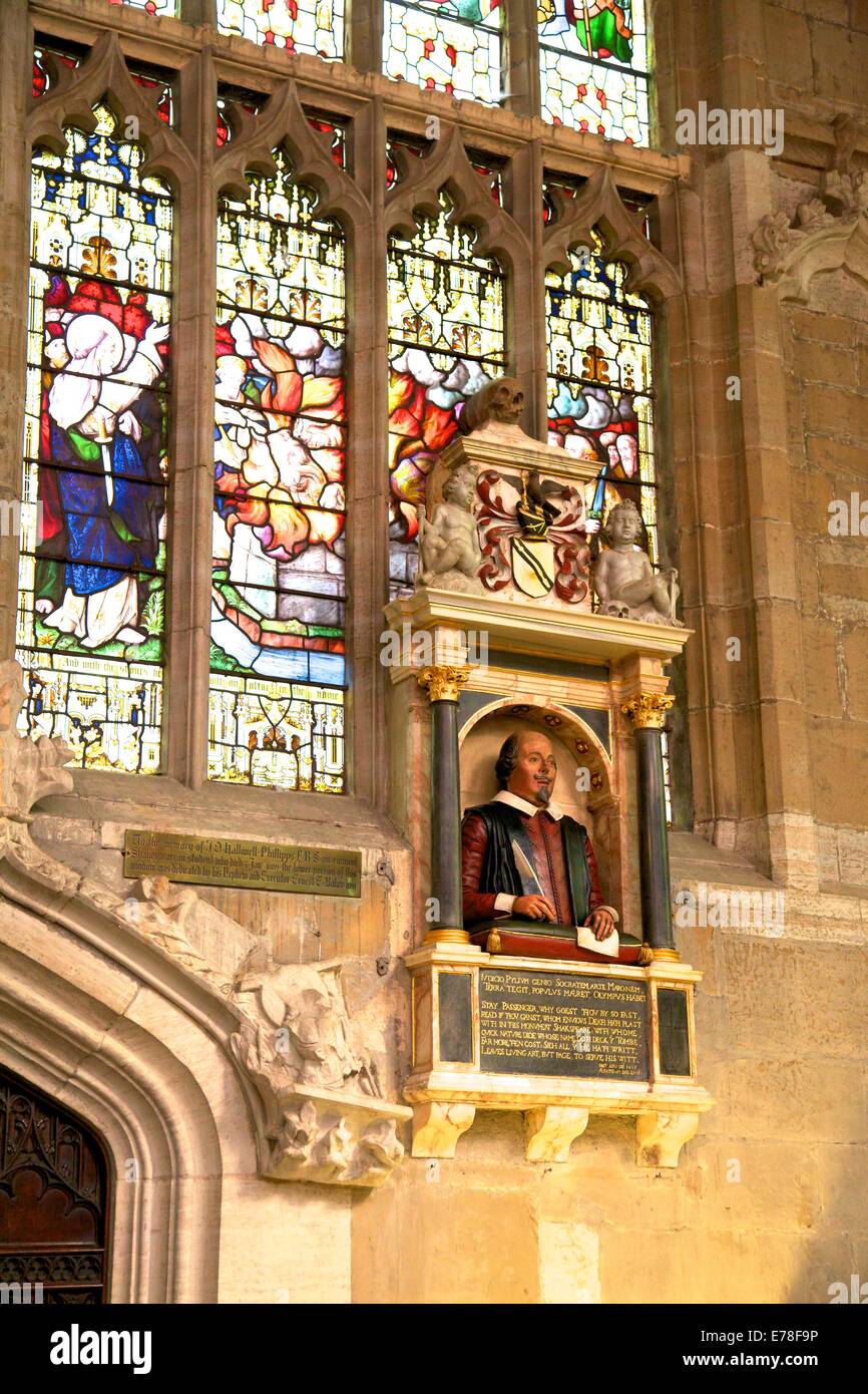Shakespeare funerary monument hi-res stock photography and images - Alamy