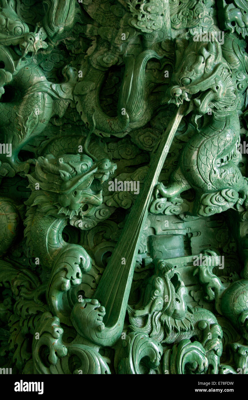 Chinese jade sculptures hi-res stock photography and images - Alamy