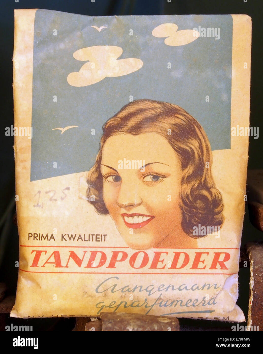Tandpoeder is a traditional Dutch toothpaste powder, used for oral ...