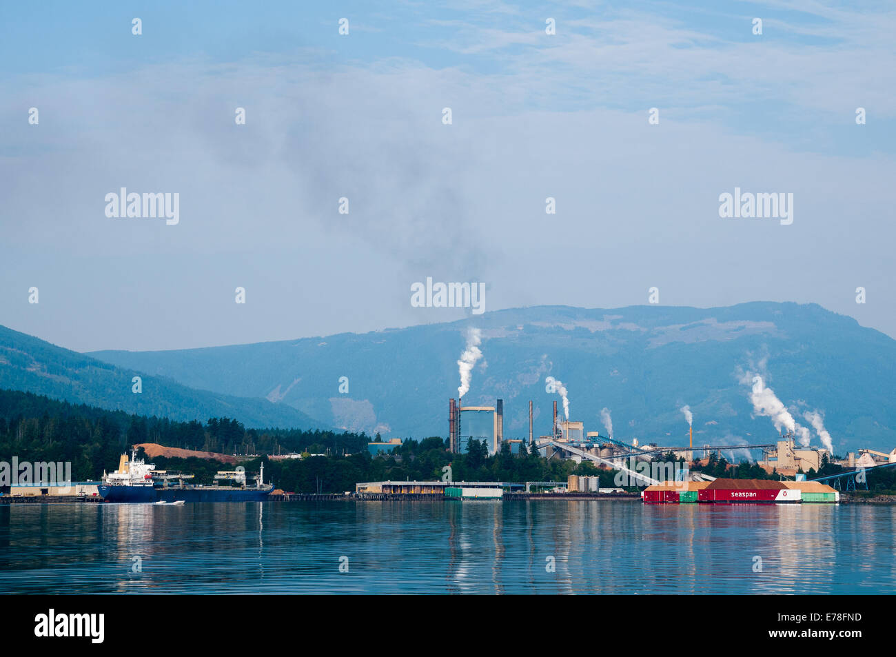 Paper mill pulp wood hi-res stock photography and images - Alamy