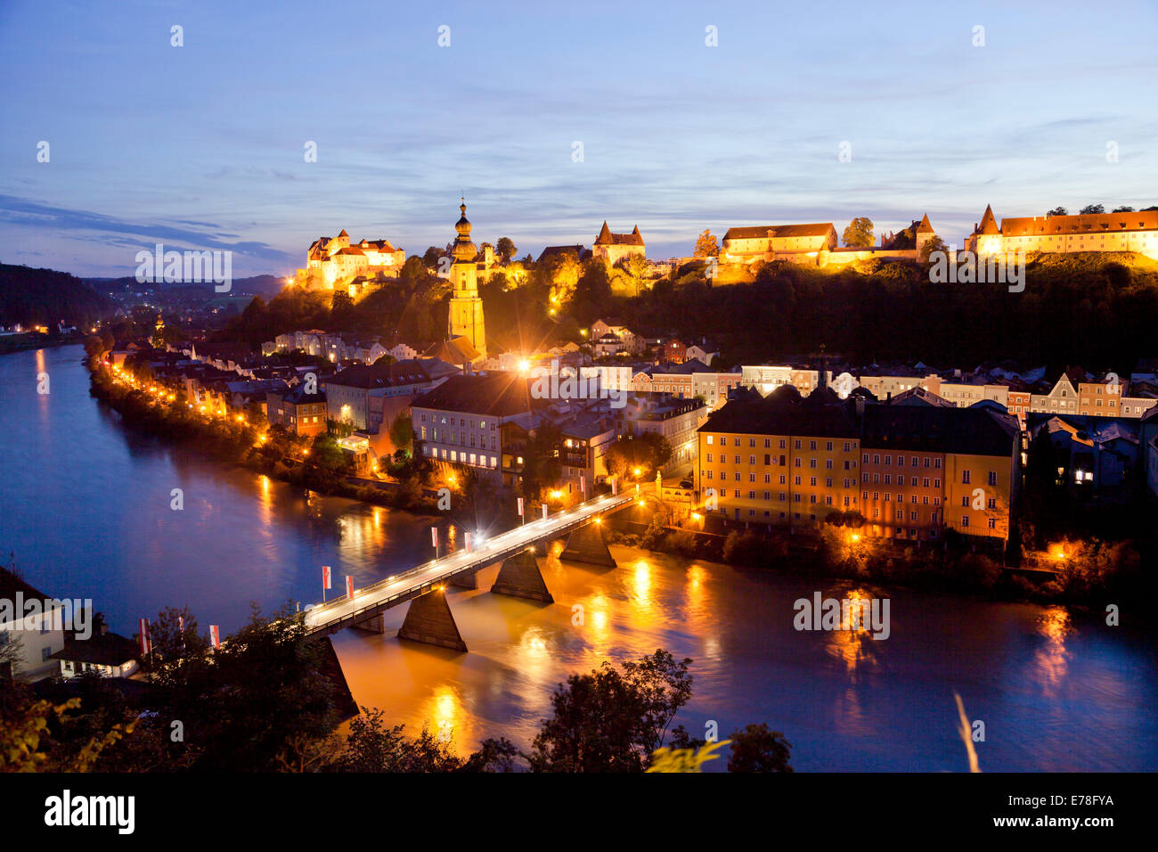 Burghausen castle bavaria night hi-res stock photography and images - Alamy