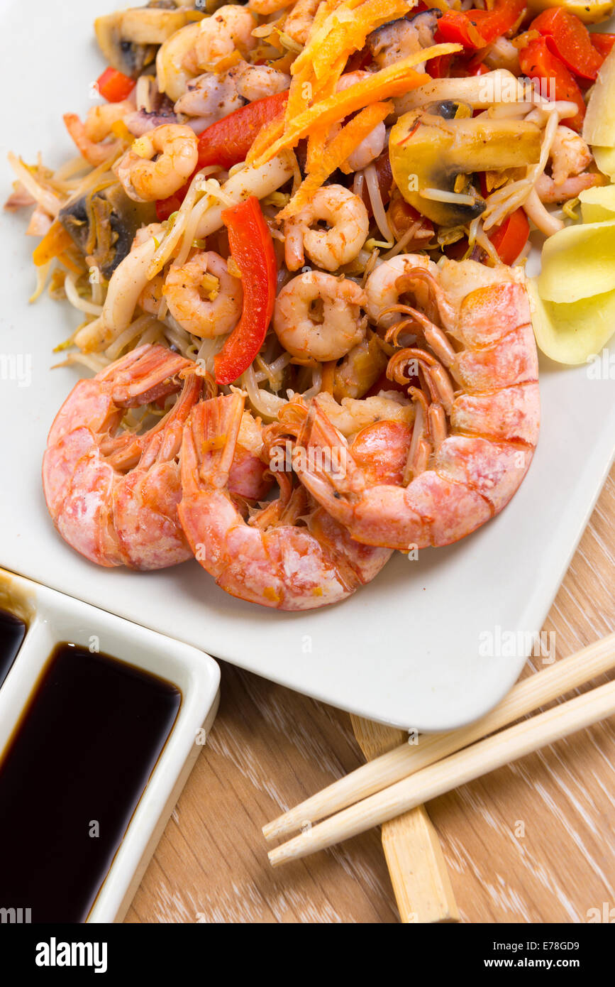 Shrimp stir fried seafood hi-res stock photography and images - Alamy