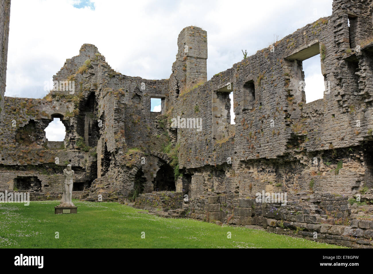 Middleham Castle, Yorkshire, England, UK Stock Photo - Alamy
