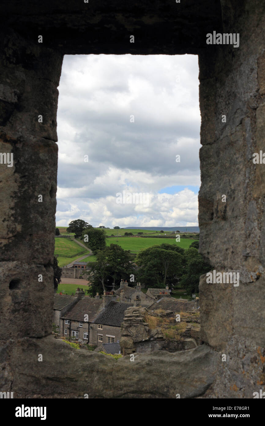 Middleham castle hi-res stock photography and images - Alamy