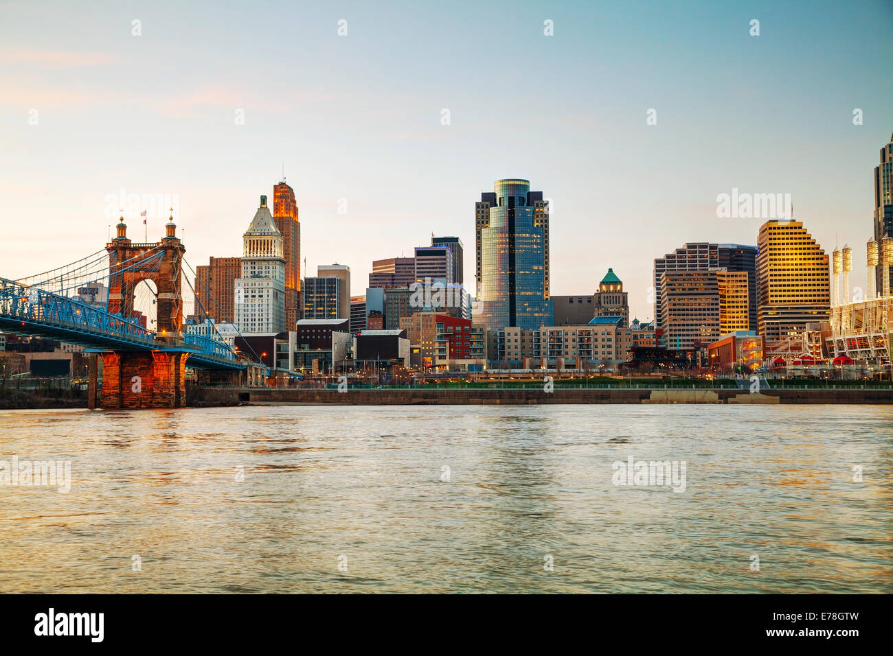 Cincinnati night hi-res stock photography and images - Alamy