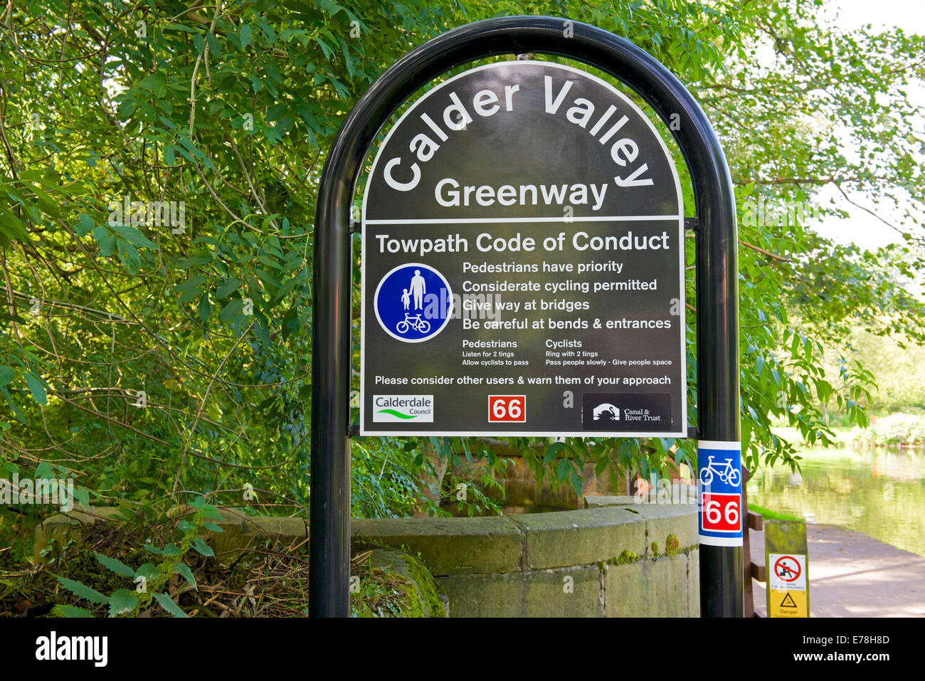 Calder valley yorkshire hi-res stock photography and images - Alamy