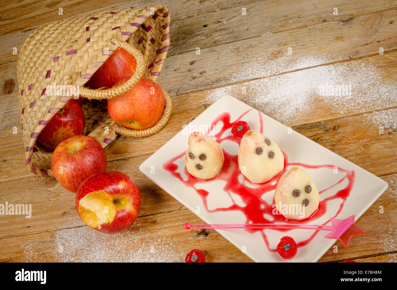 Pear ghosts, a spooky and healthy kid Halloween party dessert Stock ...