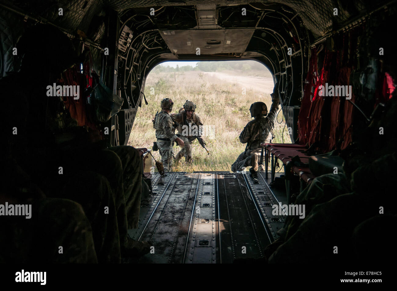 U.S. Air Force joint terminal attack controllers with the 148th Air ...