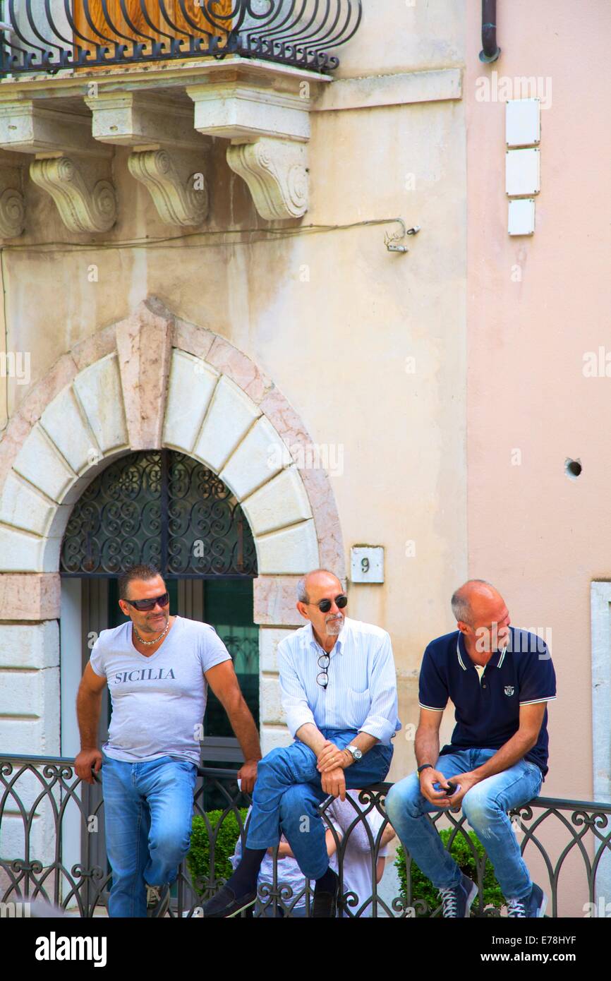 Sicilian men hi-res stock photography and images - Alamy