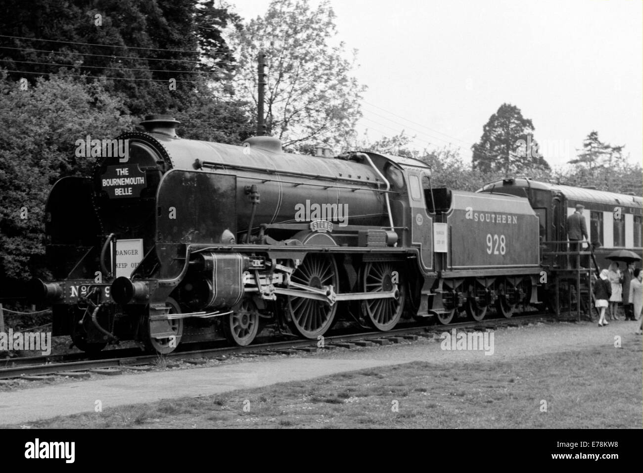 Schools class locomotive hi-res stock photography and images - Alamy