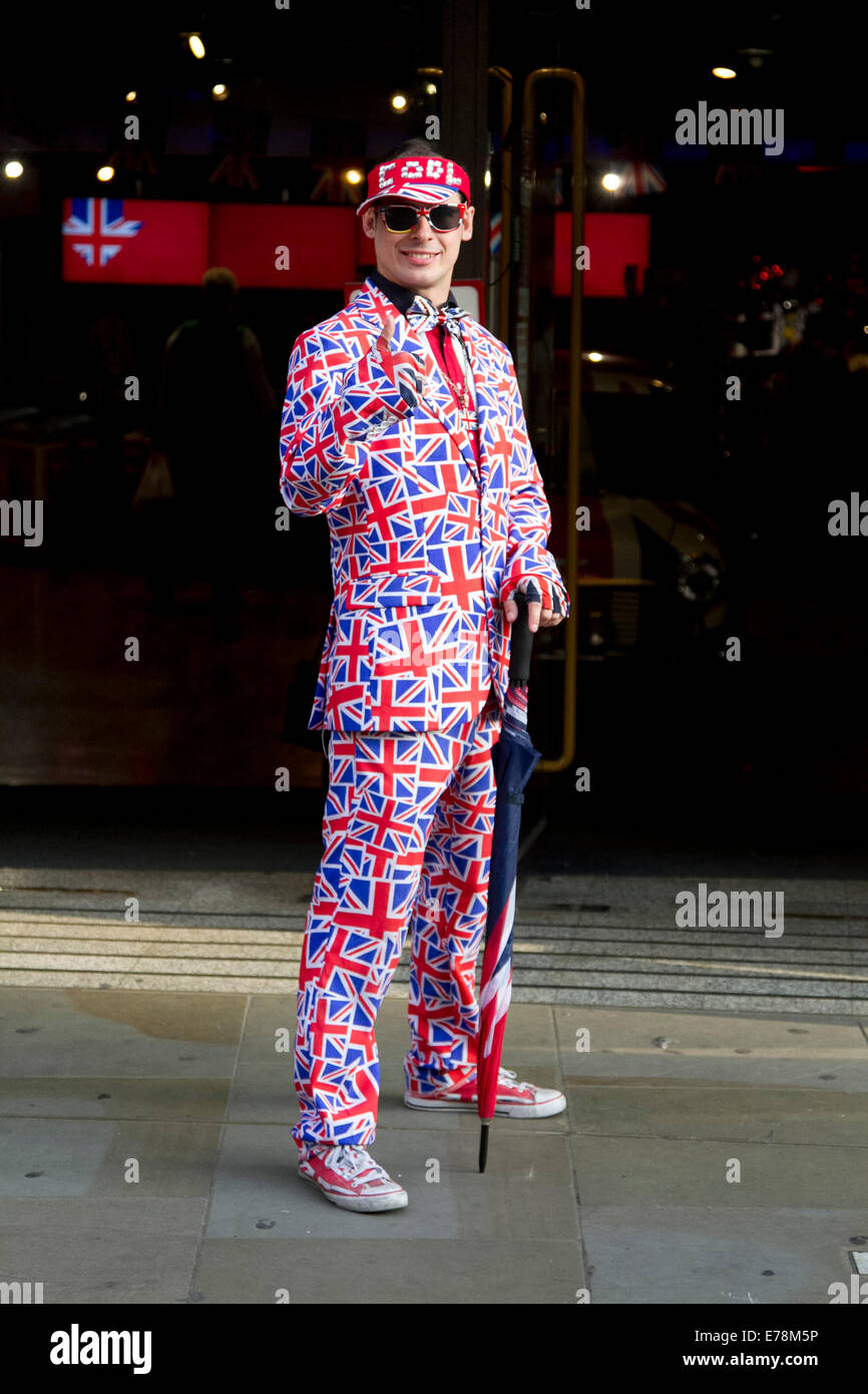Union jack dresses hi-res stock photography and images - Alamy