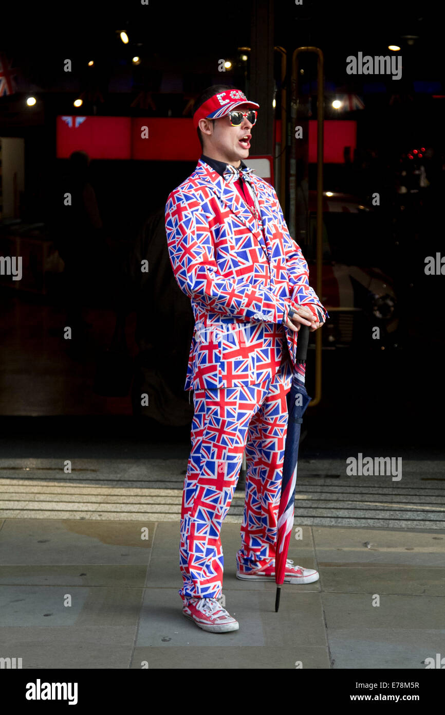 Union jack dresses hi-res stock photography and images - Alamy