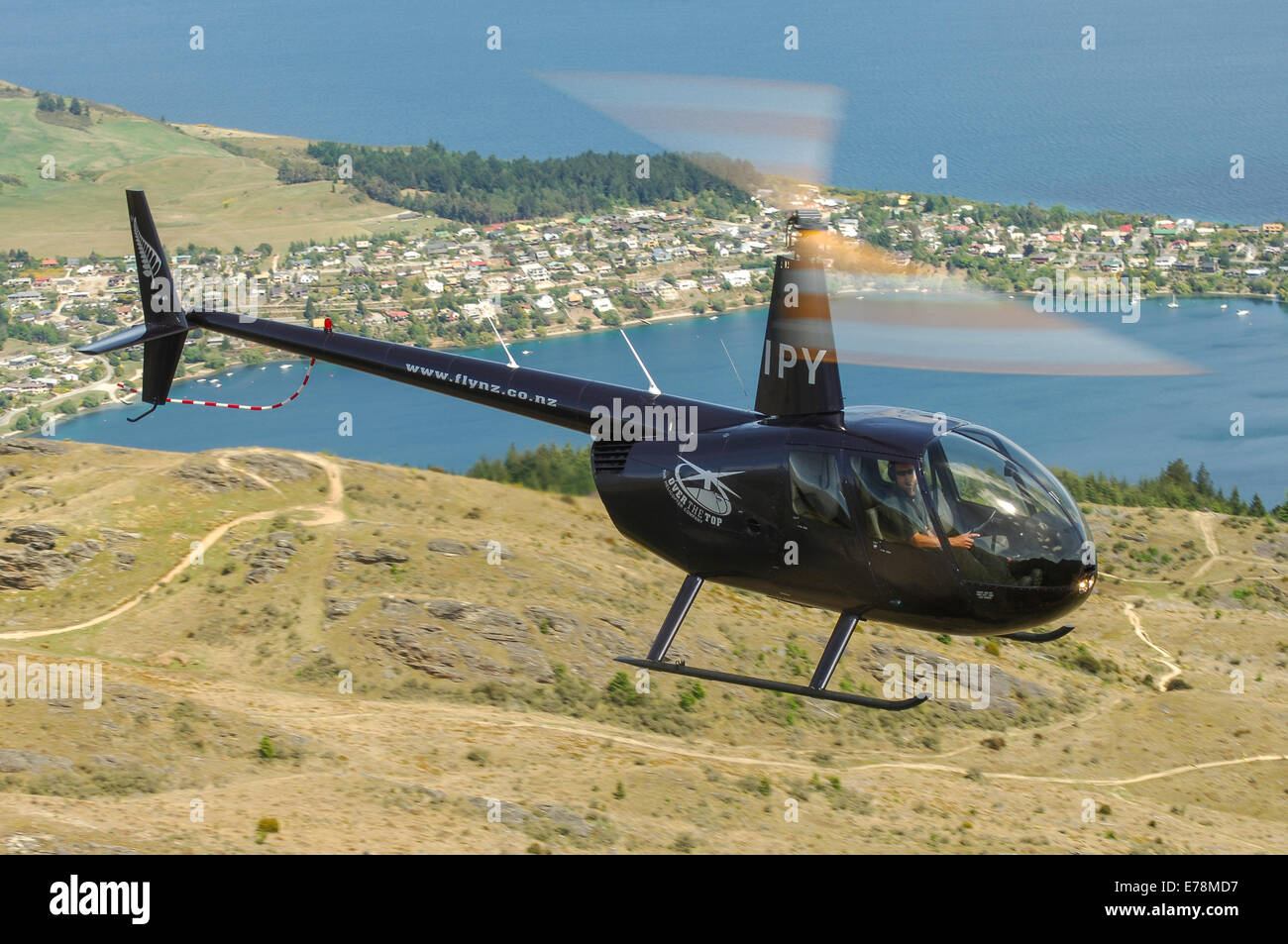 Robinson r44 helicopter hi-res stock photography and images - Alamy