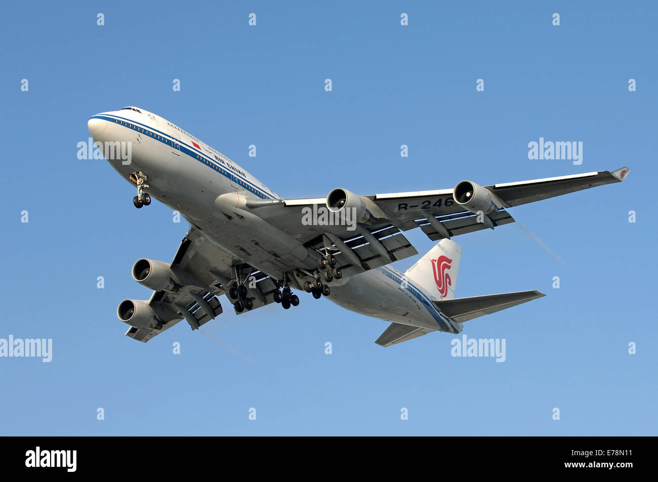 Air china boeing 747 400 aircraft hi-res stock photography and images ...
