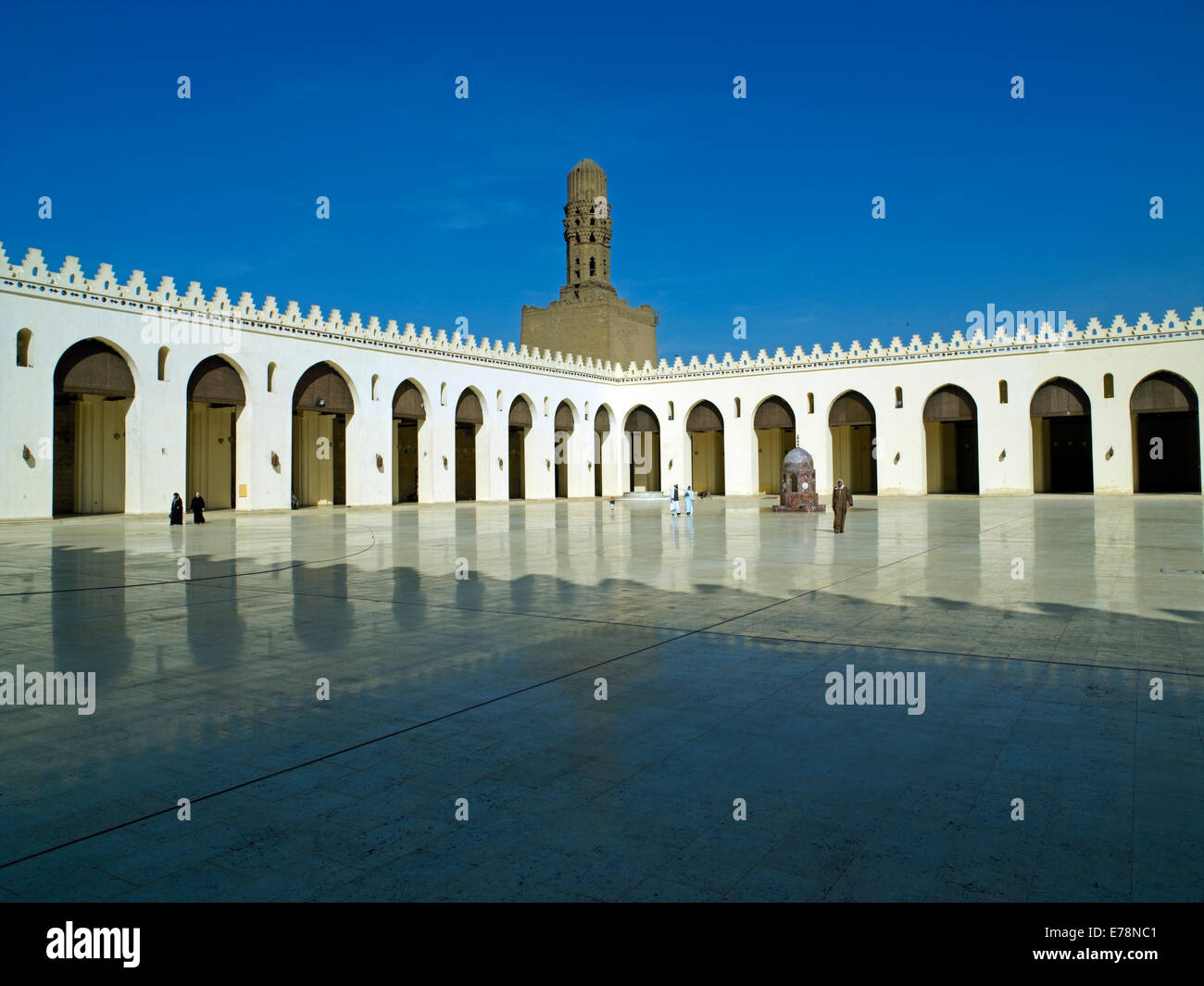 The Mosque of Al-Hakim in Cairo Stock Photo - Alamy