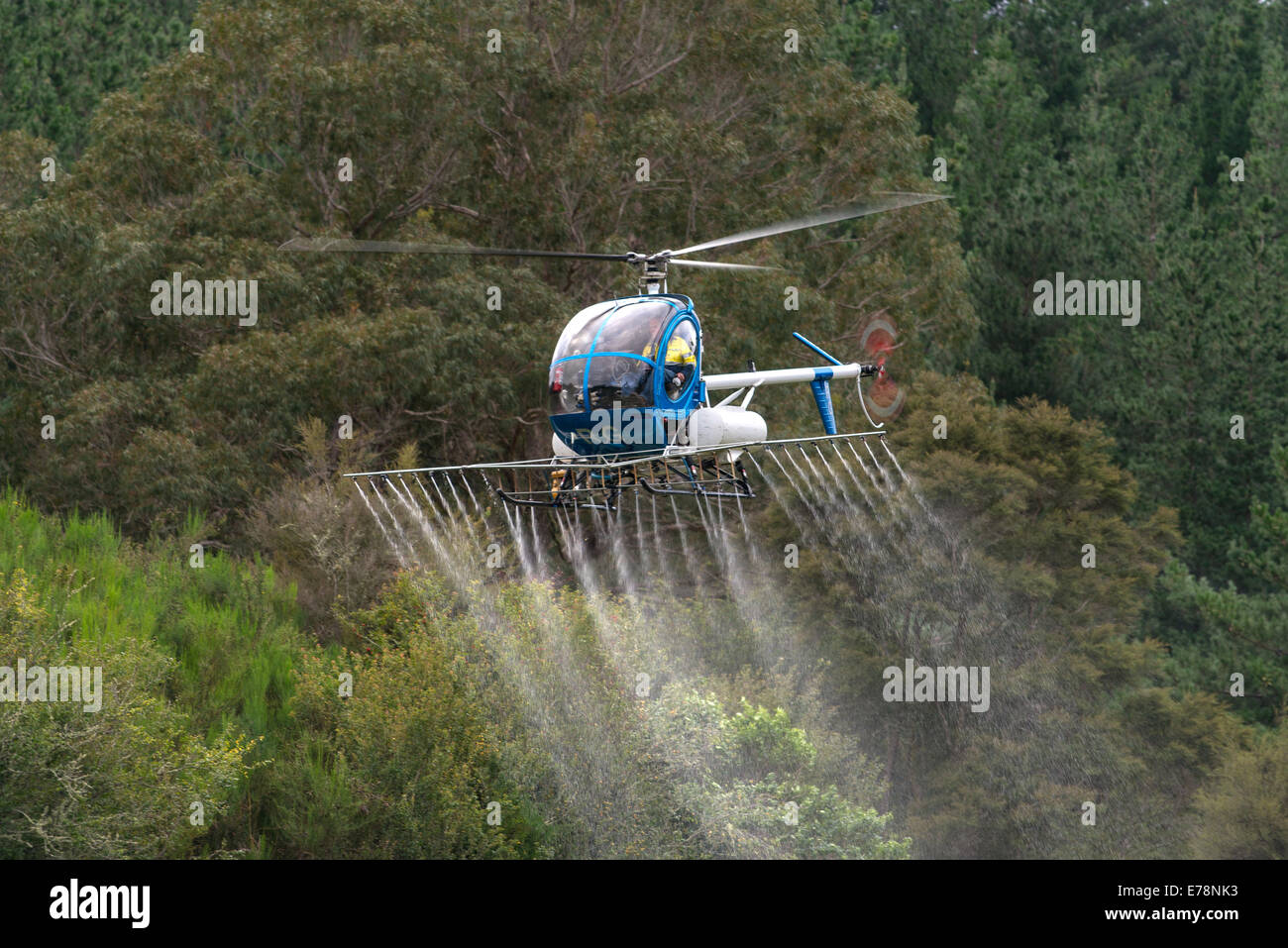 Helicopter pilot spraying hi-res stock photography and images - Alamy