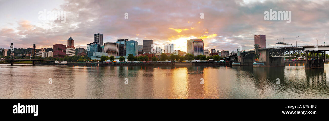 Downtown Portland cityscape in the evening at the sunset Stock Photo ...