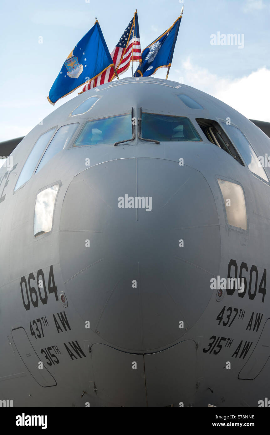 Nose boeing hi-res stock photography and images - Alamy