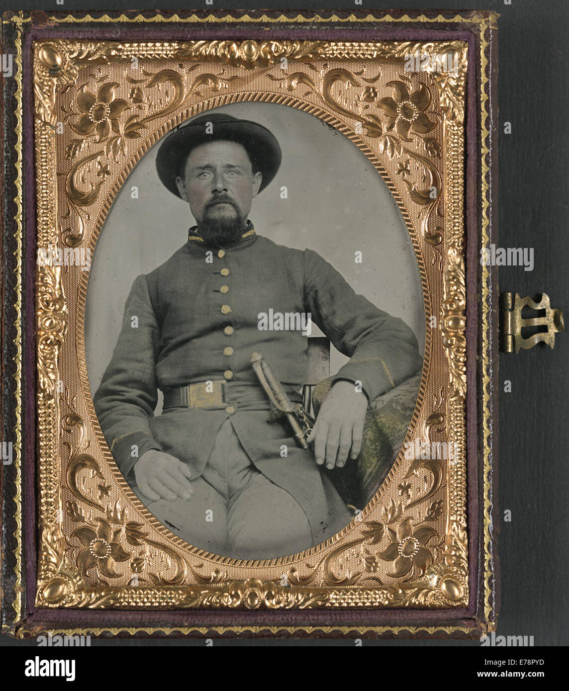 In uniform with sword hi-res stock photography and images - Alamy