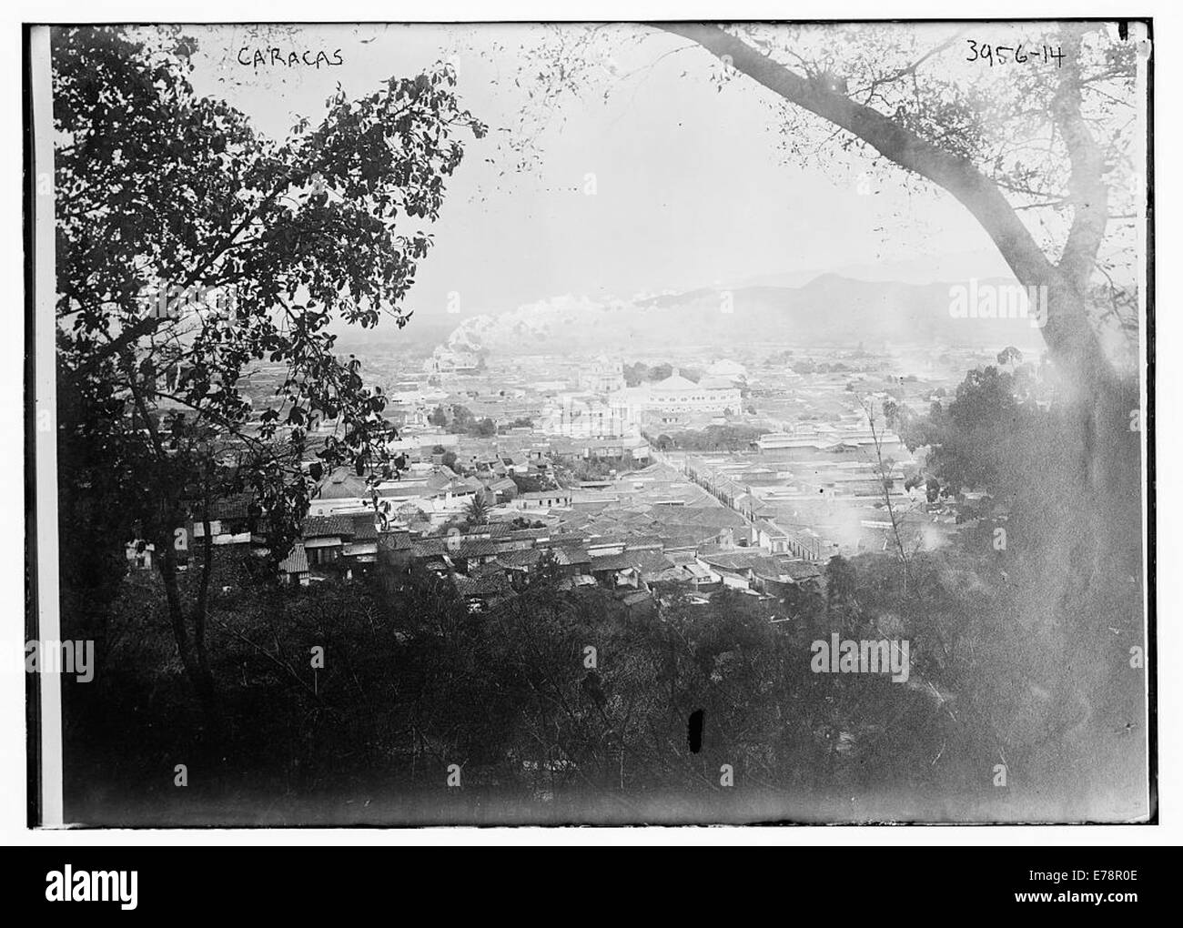 This photograph captures the city of Caracas, Venezuela, offering a ...