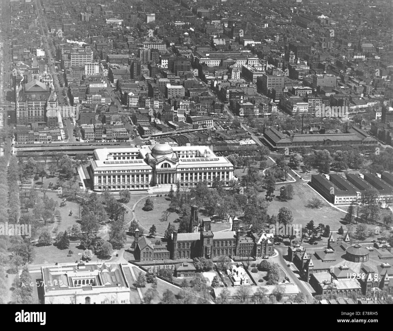 The white house washington dc aerial hi-res stock photography and ...