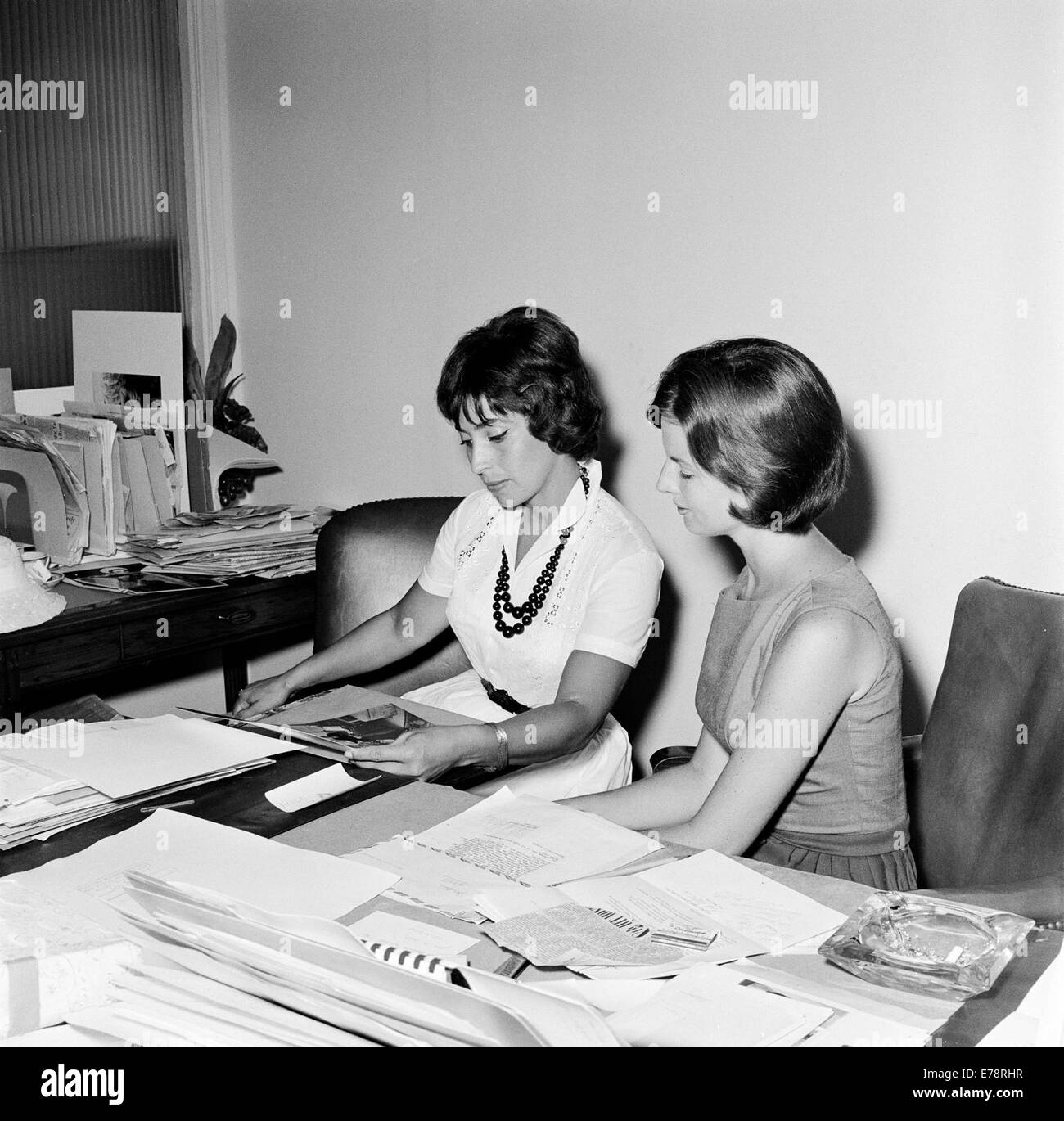 Ladys hi-res stock photography and images - Alamy