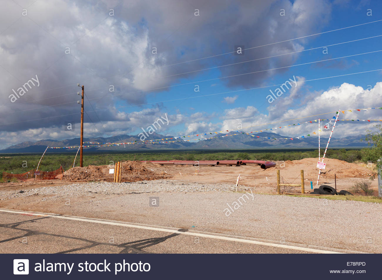 Overhead Power Lines Stock Photos & Overhead Power Lines Stock Images ...