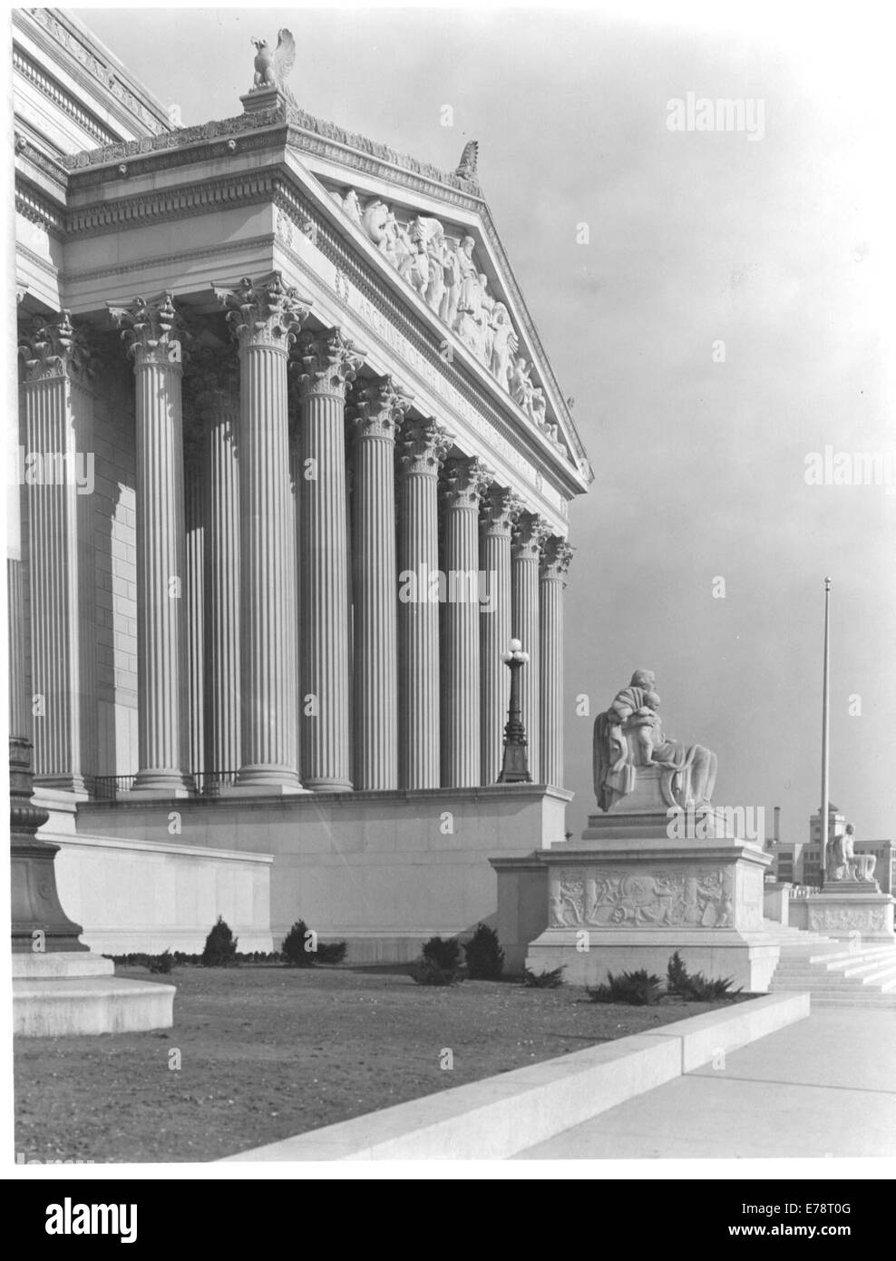 Portico entrance neoclassical architecture hi-res stock photography and ...