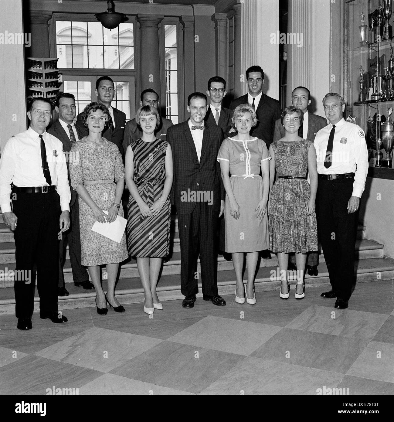 Us police officers at house Black and White Stock Photos & Images - Alamy