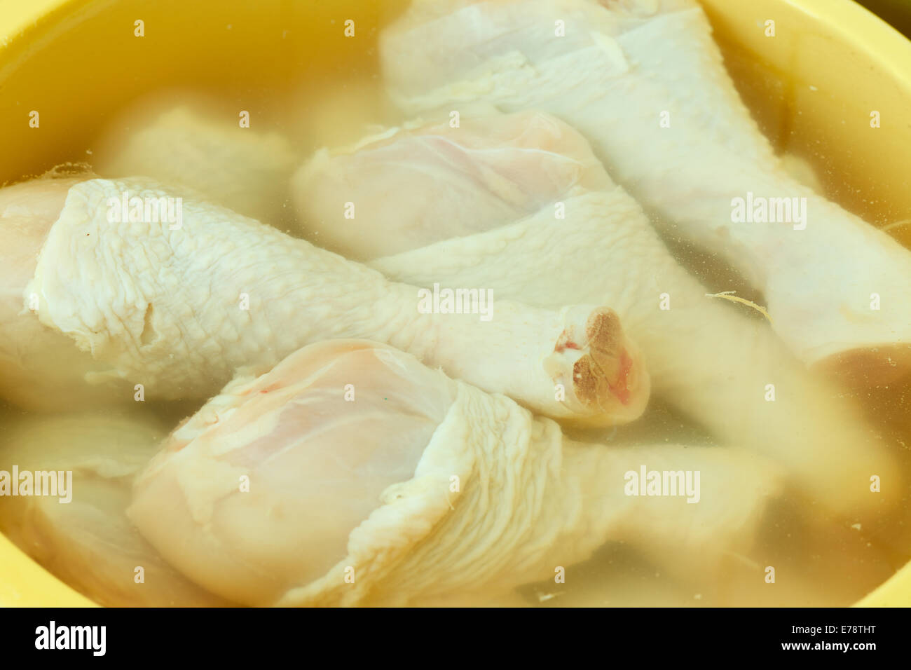Raw chicken washing hi-res stock photography and images - Alamy
