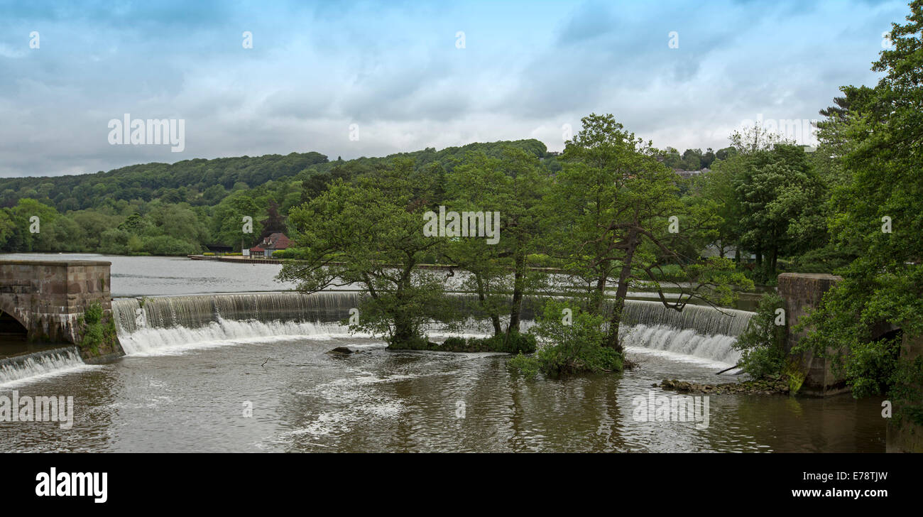 Horseshoe shaped weir hi-res stock photography and images - Alamy
