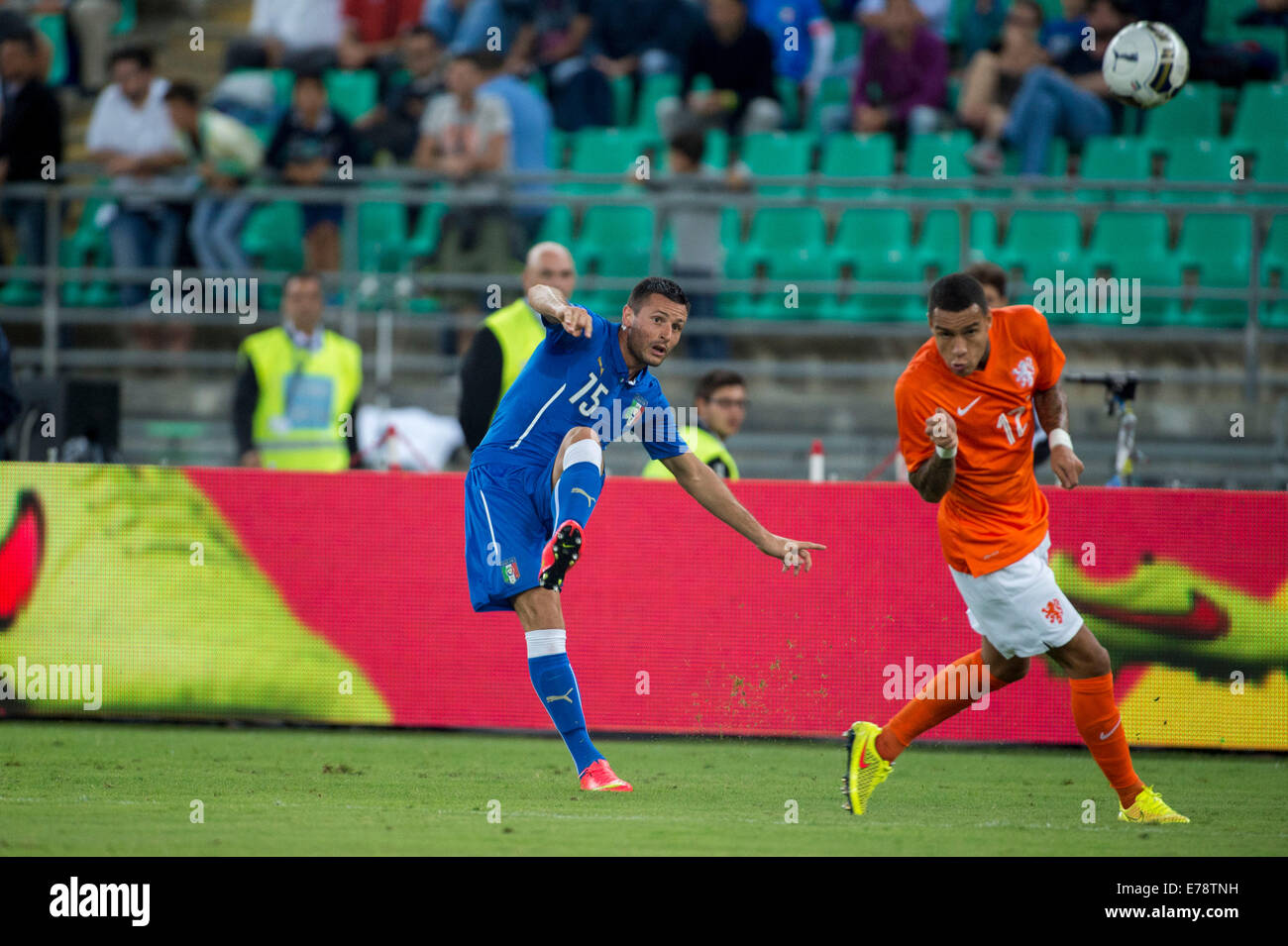 2 gregory van der wiel hi-res stock photography and images - Alamy