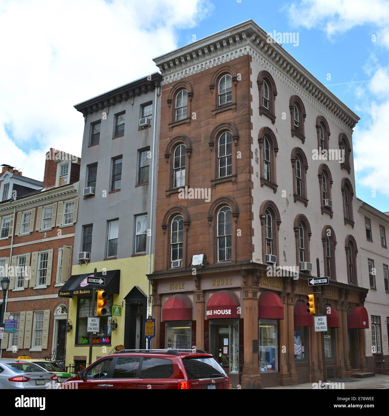 Walnut street philadelphia hi-res stock photography and images - Alamy