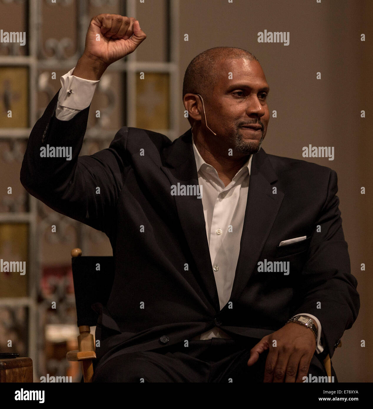 Real story hi-res stock photography and images - Alamy