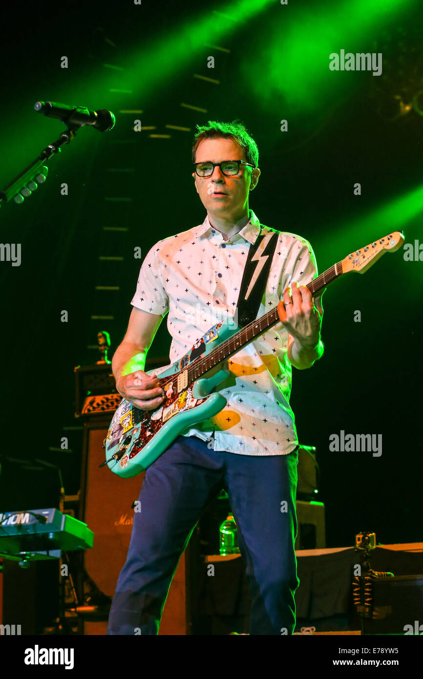 Weezer 1992 hi-res stock photography and images - Alamy