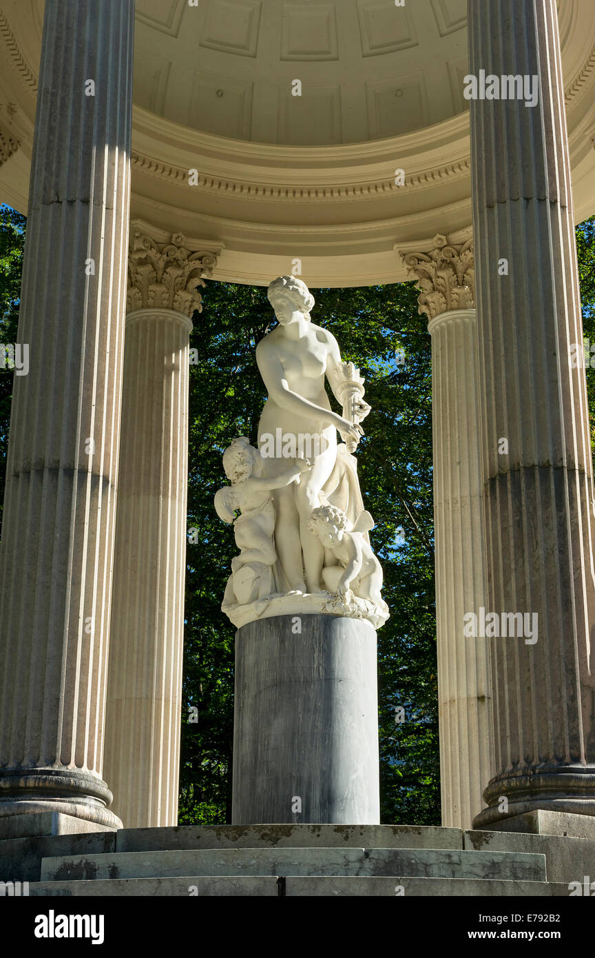Statue of Venus in the Venus Temple, castle grounds, Linderhof Palace ...